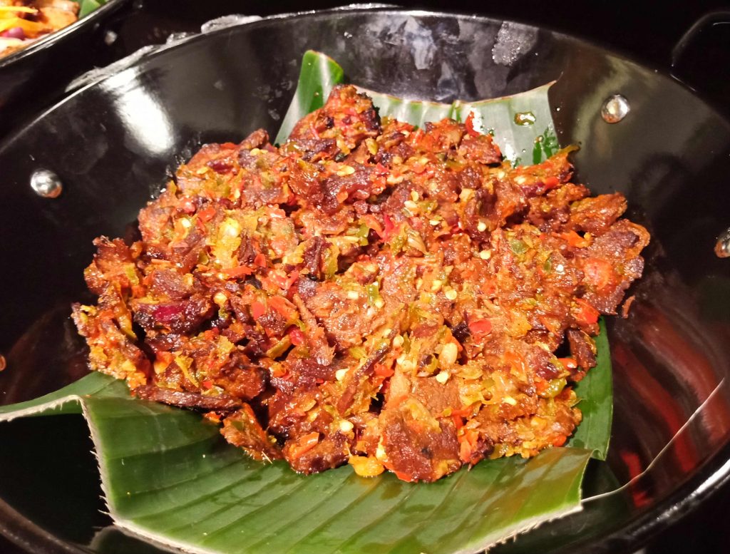 On The Table TTDI Sajikan Bufet Ramadhan Murah - blog nazlannasir